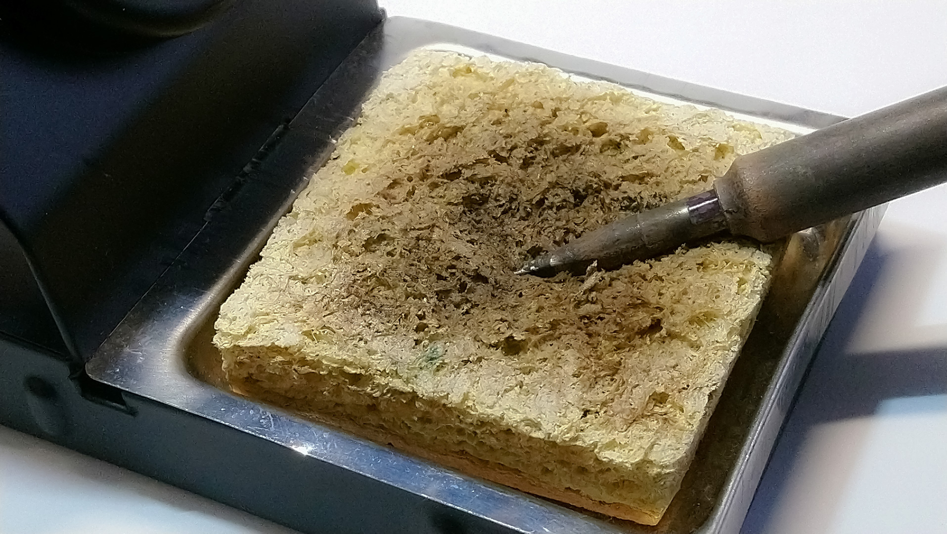 How to Clean a Soldering Iron Tip - Motley Science